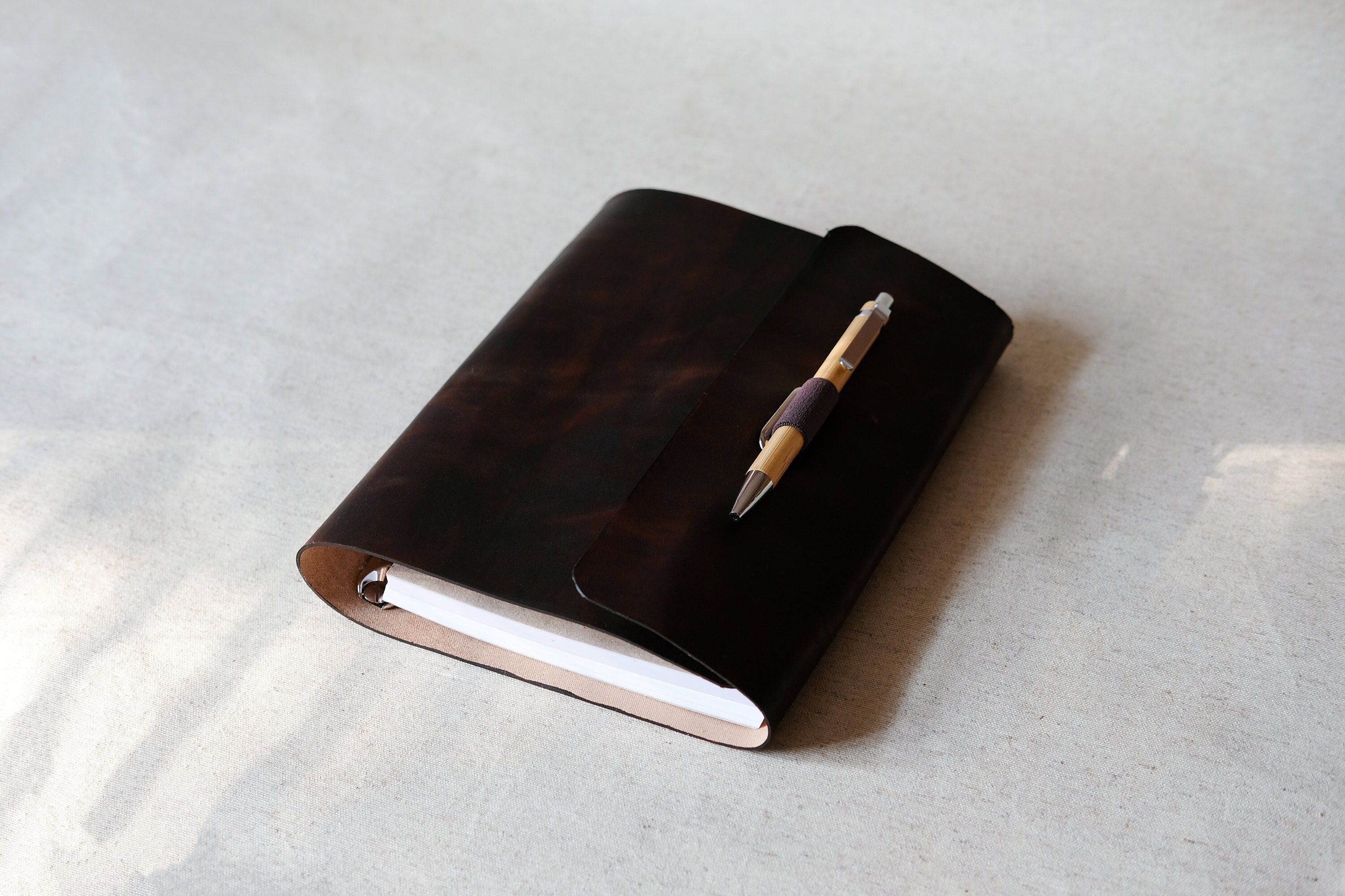 Leather Binder A5, Refillable Journal Cover With Blank Paper and Pen - Etsy