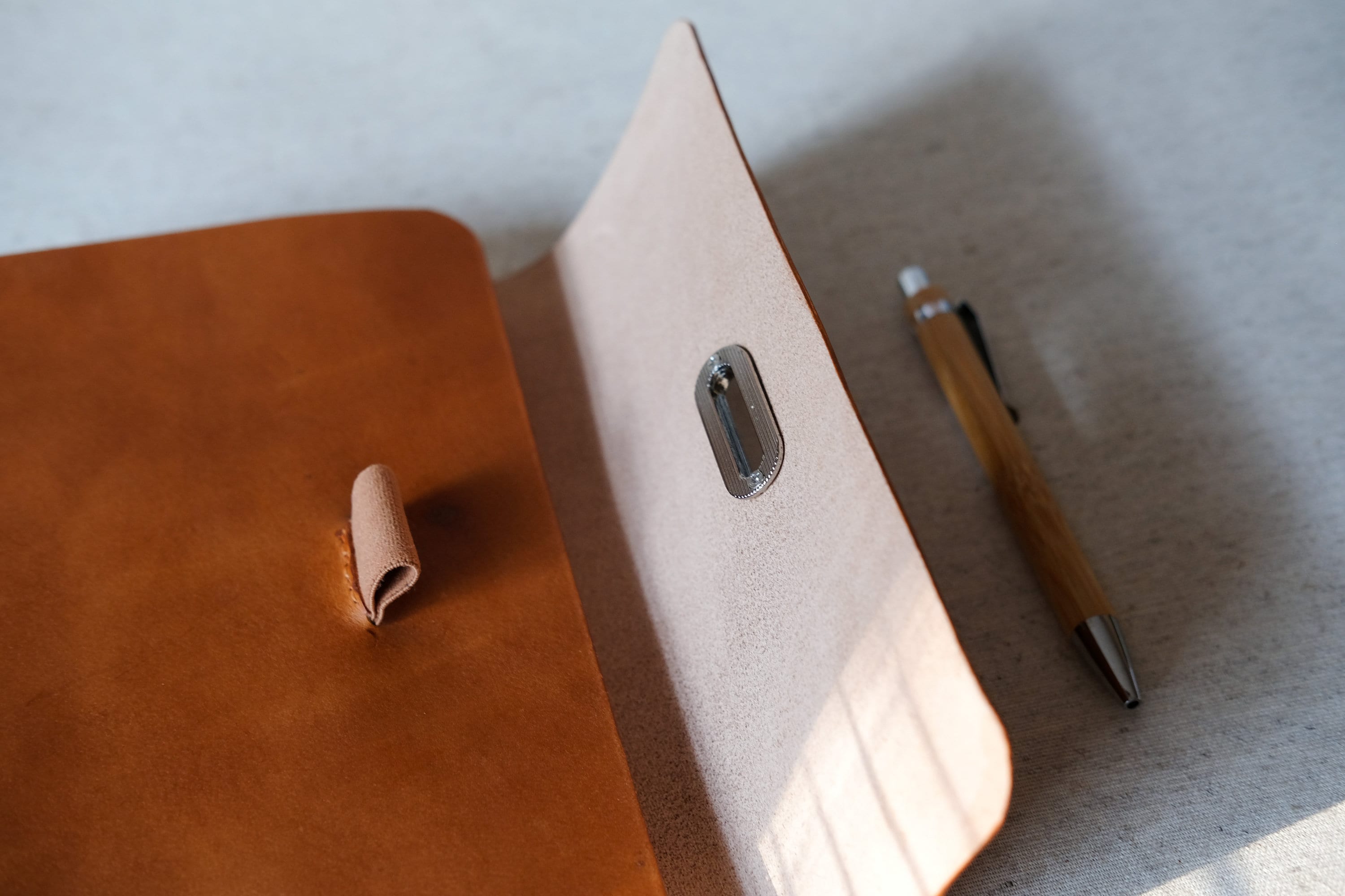 Leather Binder A5, Refillable Journal Cover With Blank Paper and Pen - Etsy