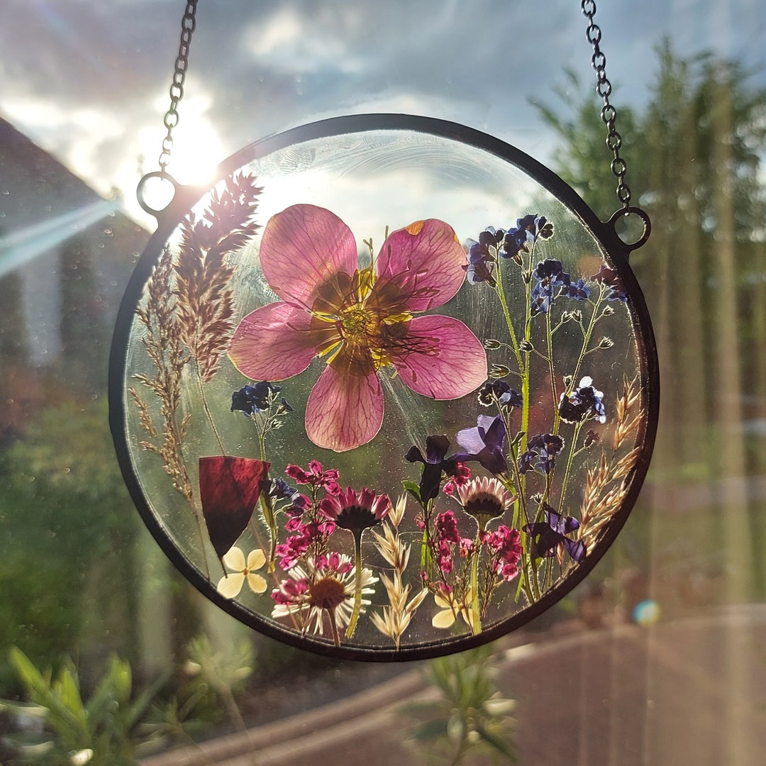 Pressed Flower Suncatcher, Hanging Glass Décor, Stained Glass Frame ...