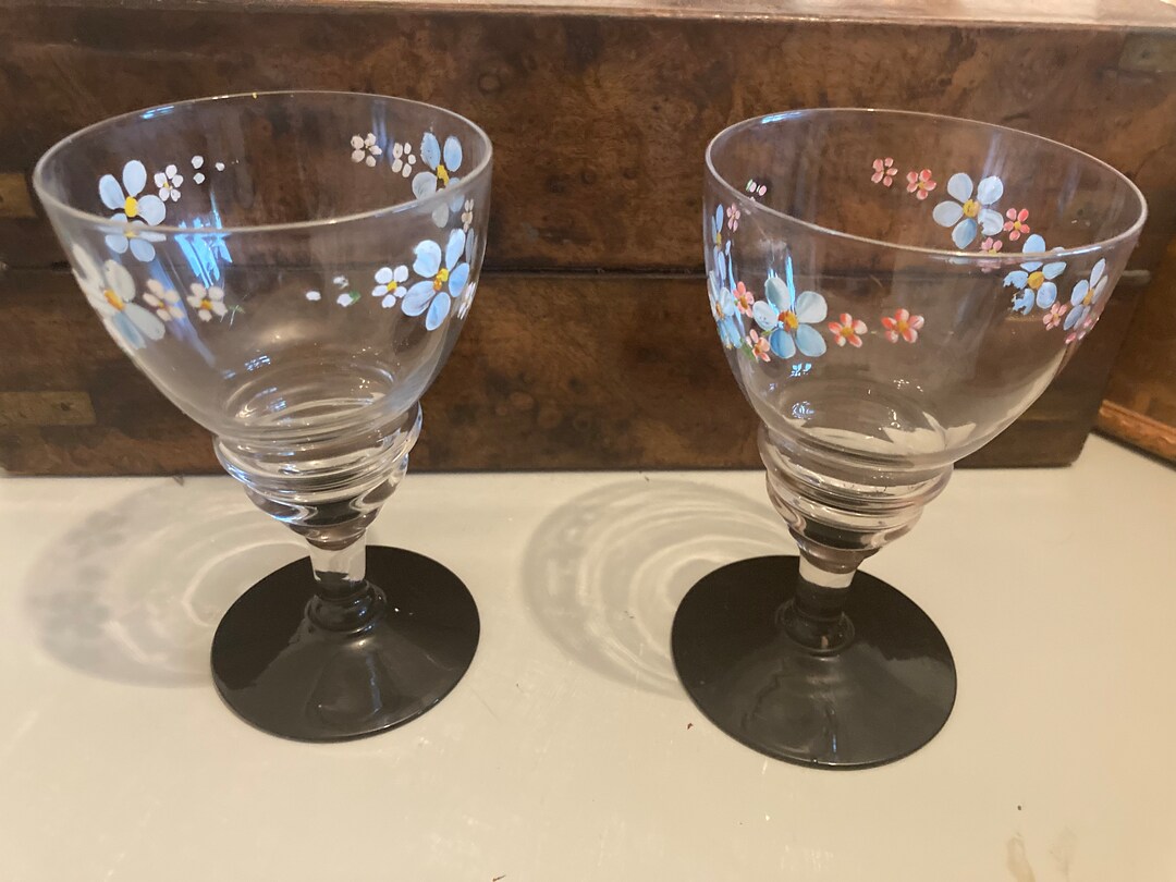 2 Hand Painted Daisy Wine Glasses, Black Base Stemware, Floral Wine ...