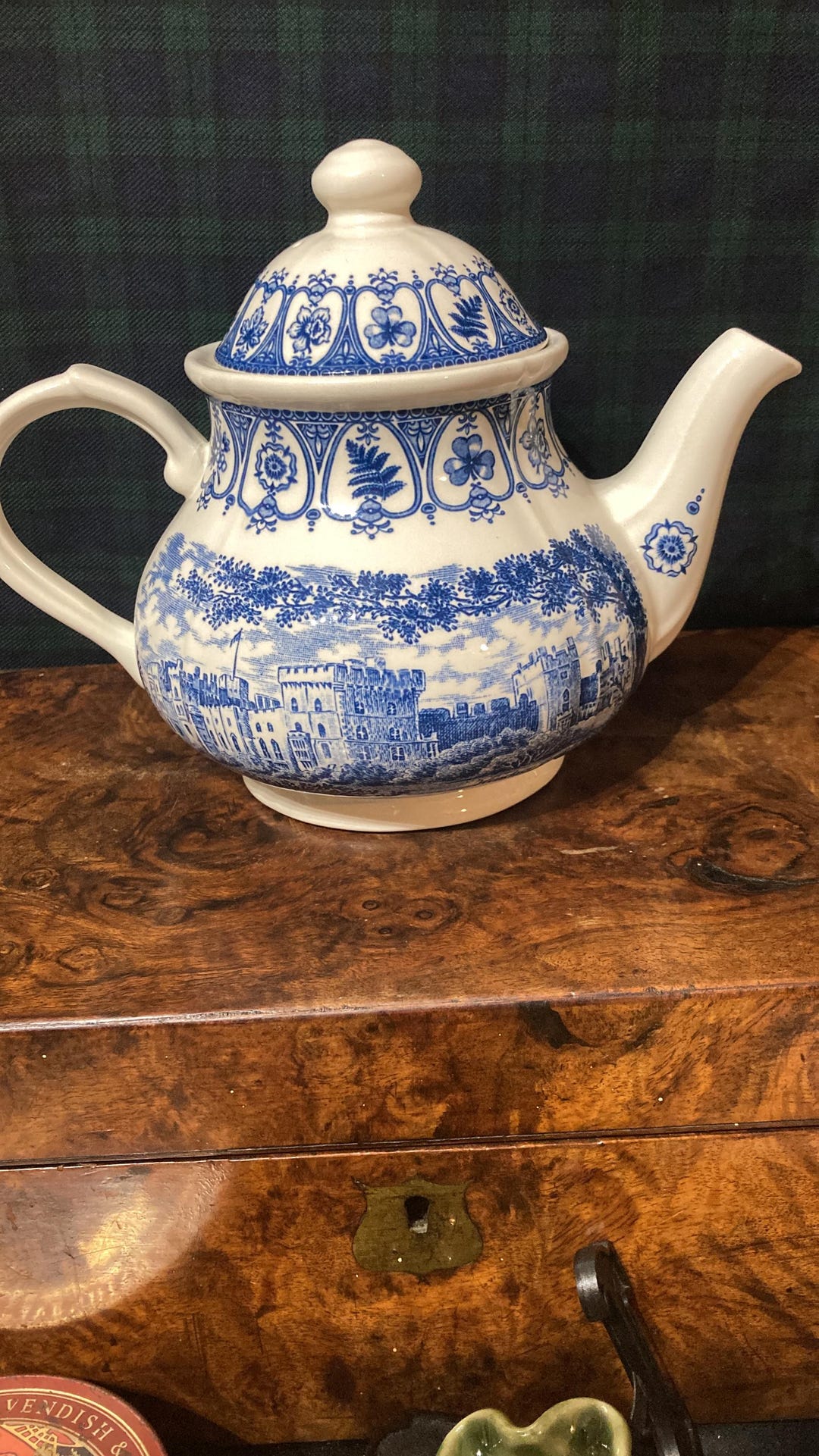 Windsor Castle 1977 Commemorative Tea Pot, Broadhurst Pottery, Queen's ...