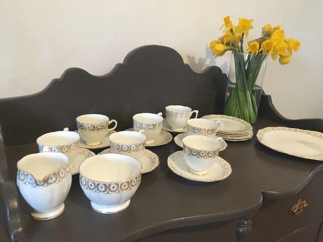 White and Gold Tea Set Queen Anne Gold Bone China Set, 7 Cups Saucers ...