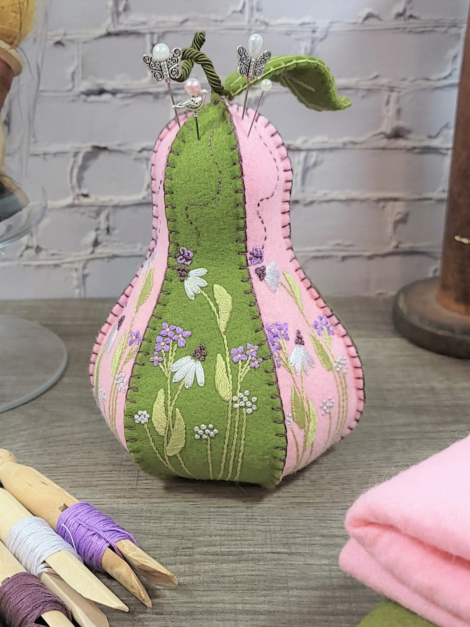 Floral Embroidered Pincushion, Beautiful Felt Pincushion, PDF Pattern ...