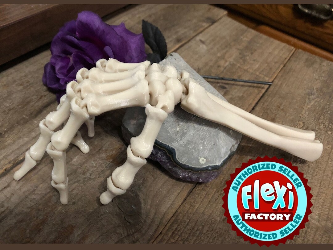 3D Printed Spooky Bendable Skeleton Hand: Halloween Novelty Decor - Etsy UK