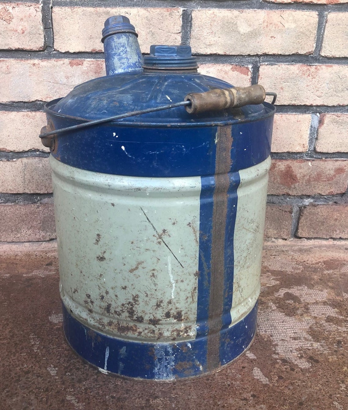 Vintage Large Metal Oil Can Primitive Oil Can Rusty Oil Can - Etsy