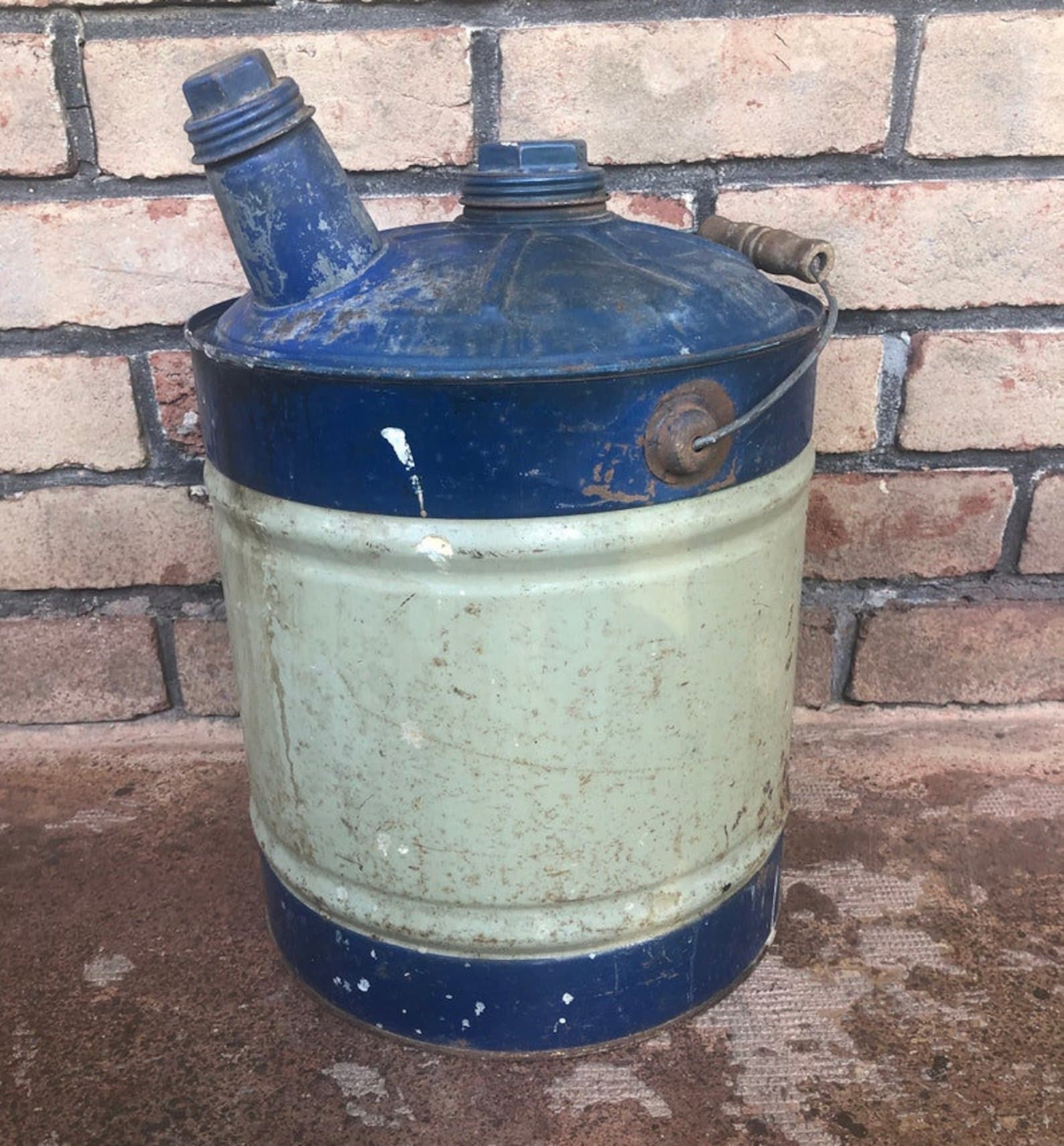 Vintage Large Metal Oil Can Primitive Oil Can Rusty Oil Can - Etsy