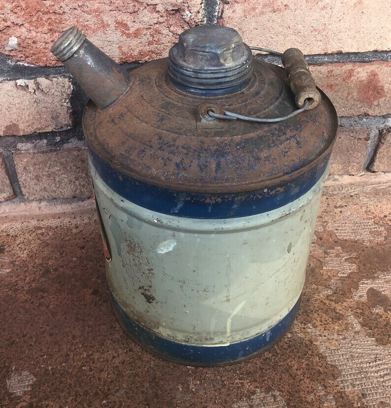 Vintage Metal Oil Can Wheeling Primitive Oil Can Rusty Oil - Etsy