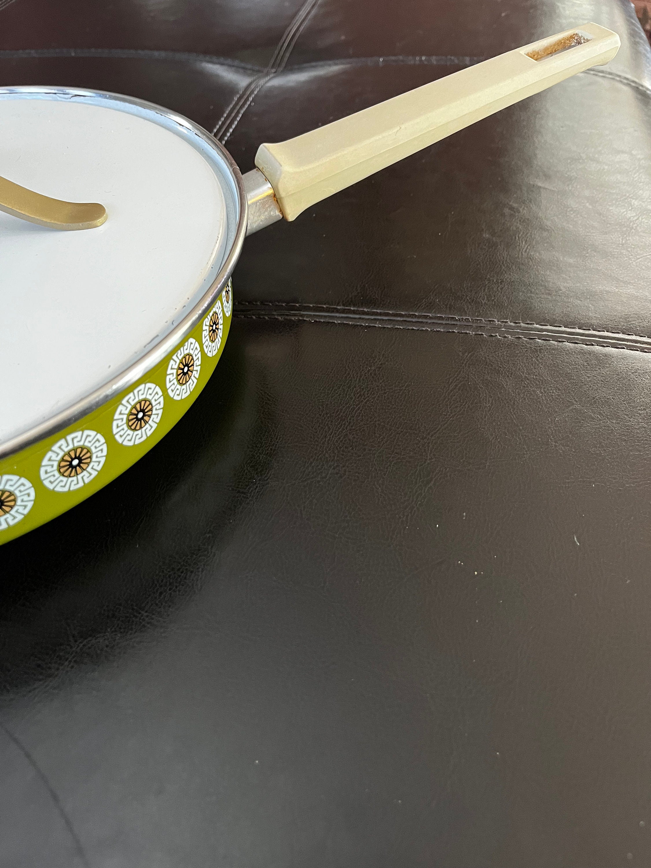 Vintage Enamelware Olive Green Saucepan/pot W Lid-beige/silver/white - Etsy