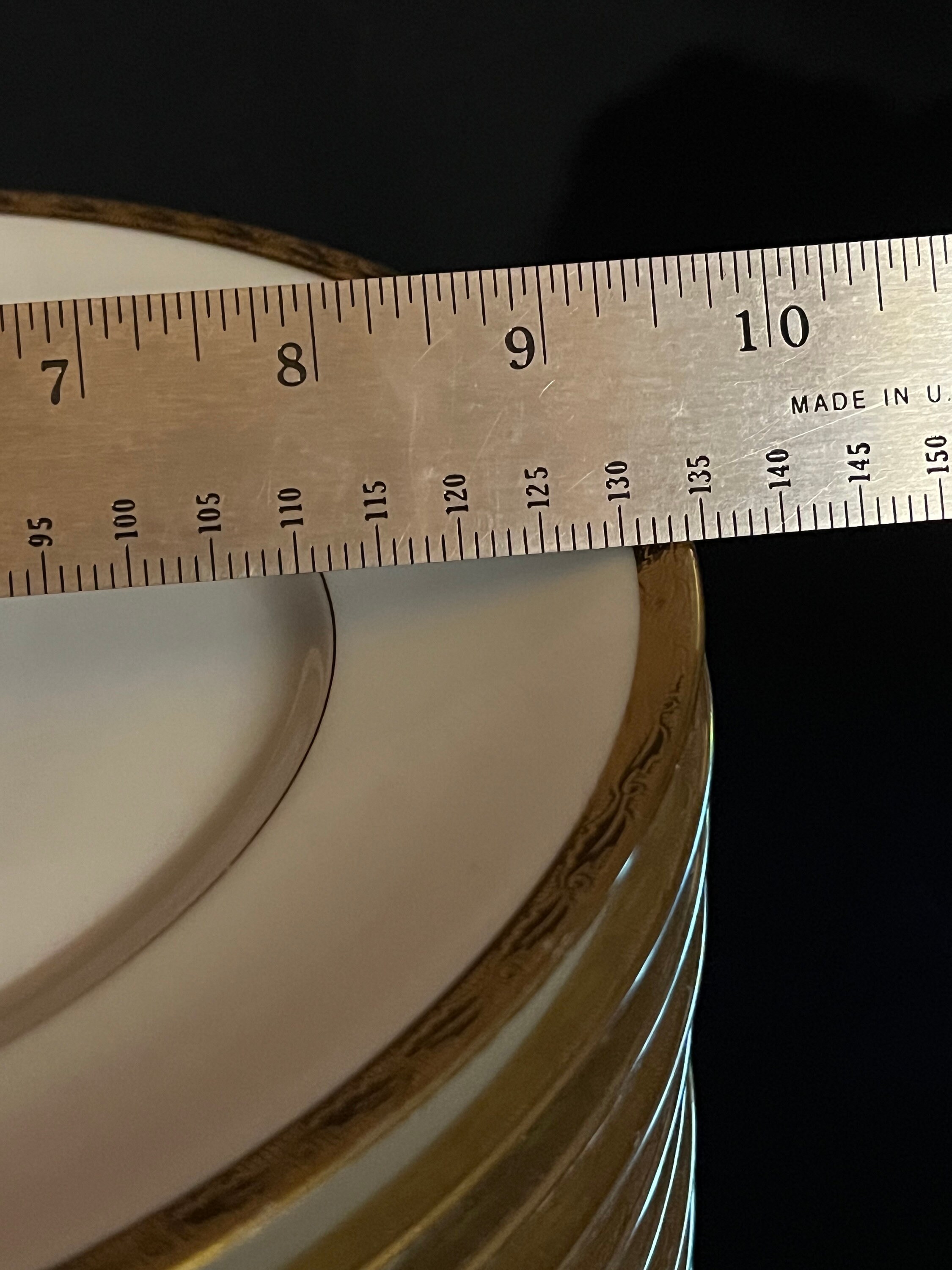 HAVILAND LIMOGES Dinner Plates Laurel Pattern, 9 1/2 W/ Gold Laurel ...