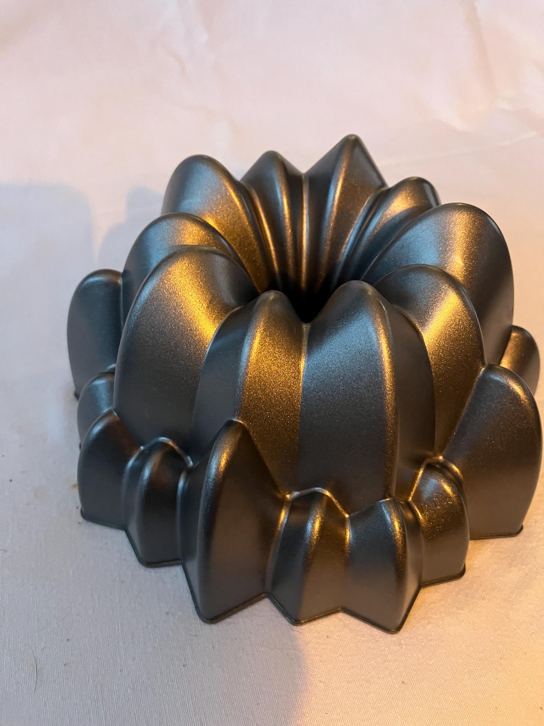 Wilton Dimensions-cascade Bundt/cake Pan-nonstick-cast Aluminum-10 Cup ...