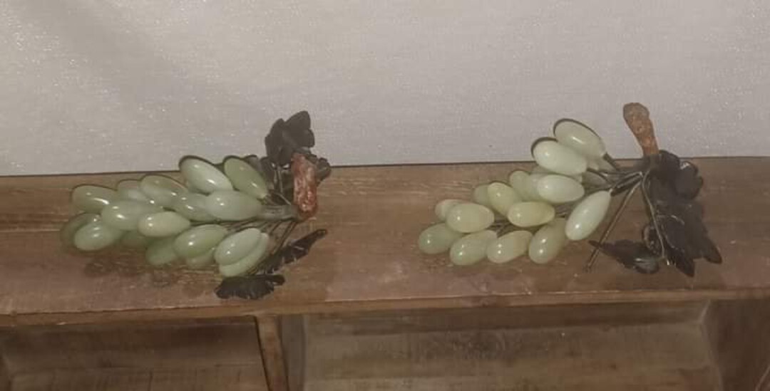 Vintage Cluster of Jade Grapes With Stone Leaves - Etsy