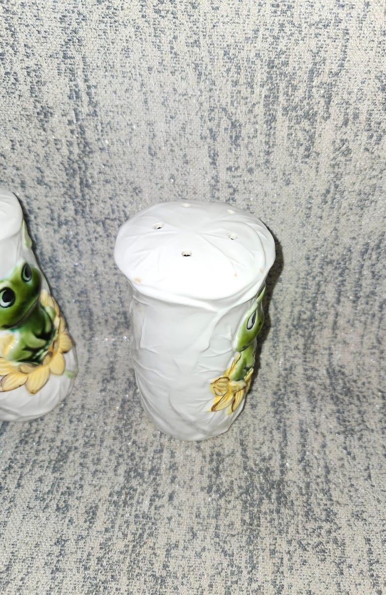 Vintage 1978 Sears & Roebuck Neil the Frog Salt and Pepper Shaker Set ...