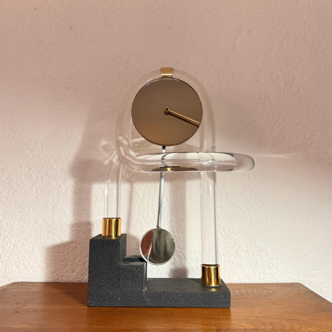 Vintage Lucite and Brass Pendulum Clock by Jon Gilmore 1980’s - Etsy