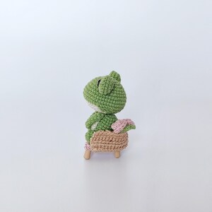 Frog on a Chair Tiny Crochet Pattern, Simple Beginners Mini Cute ...
