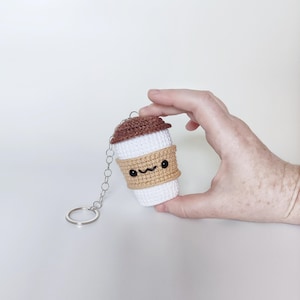 Coffee Keychain Crochet Pattern, Simple Beginners Mini Amigurumi Cup ...