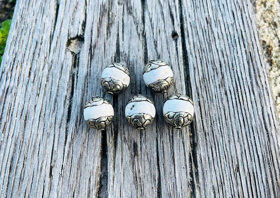 1 BEAD 21.4mm African Conch Shell Beads Tibetan Silver | Etsy