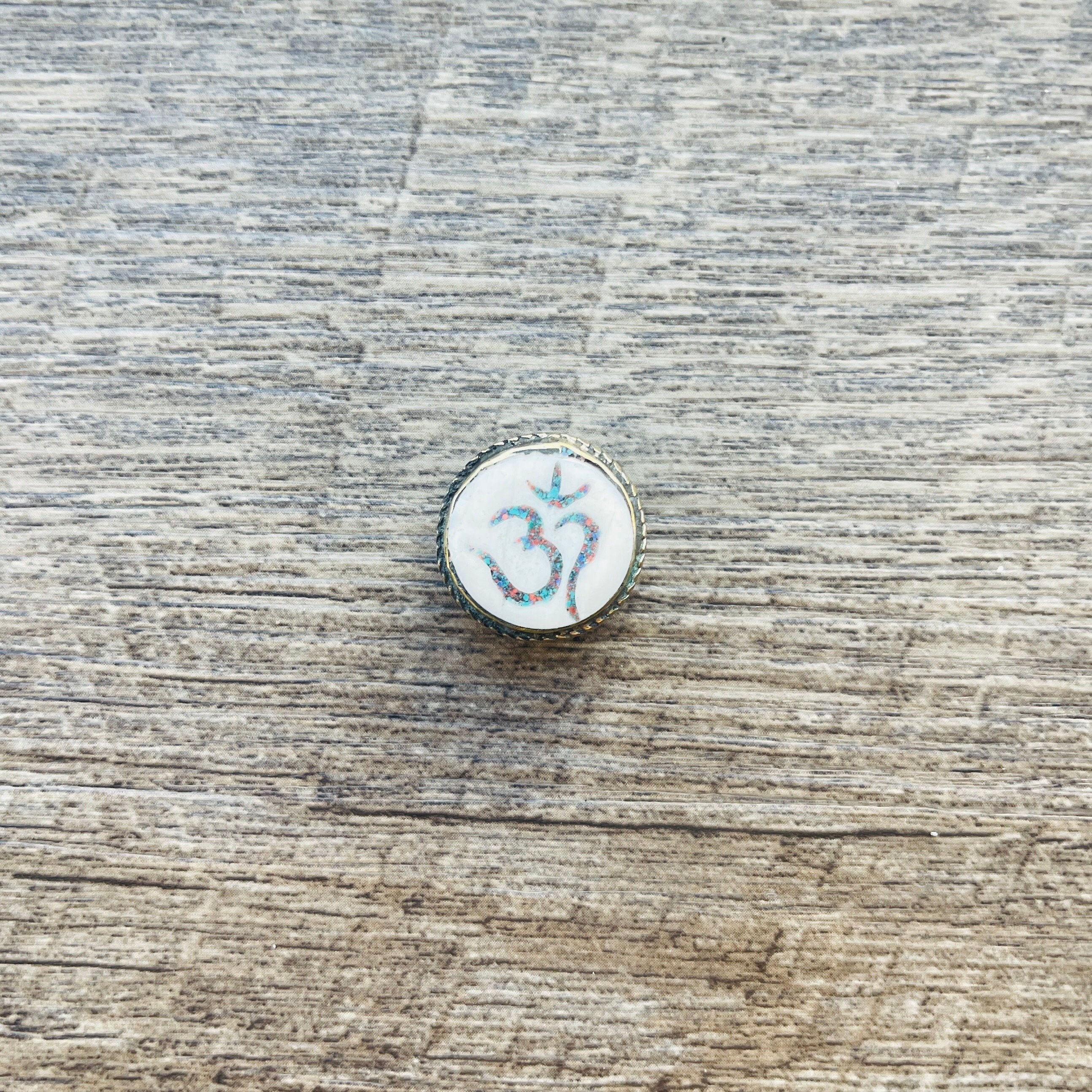 Om Shell Bead: Tibetan Guru Shanti Style (18x6mm) - Etsy