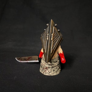 Silent Hill Pyramid Head Statue, Silent Hill 2 Nurse Figurines, Horror ...