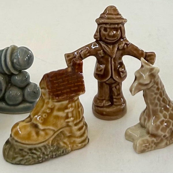 Wade Rare Complete Set of Miniature Nursery's Rhymes All 24 perfect ...