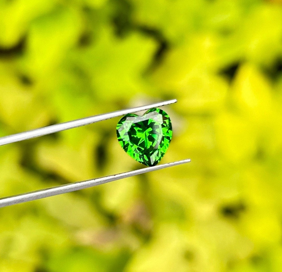 Cubic Zirconia AAA Quality Cubic Zirconia Heart Shape Emerald Green ...