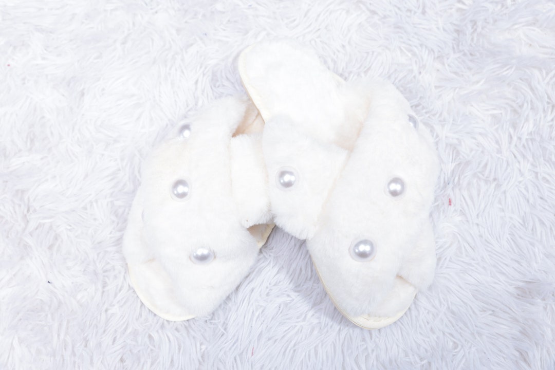 Cozy Pearl Slippers: Bridal Party, Honeymoon, Getting Ready - Etsy