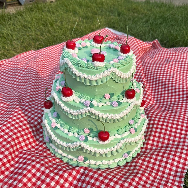 Fake Cake Clock - Etsy Canada