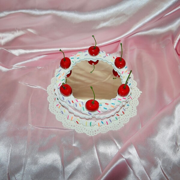 Fake Cake Clock - Etsy Canada