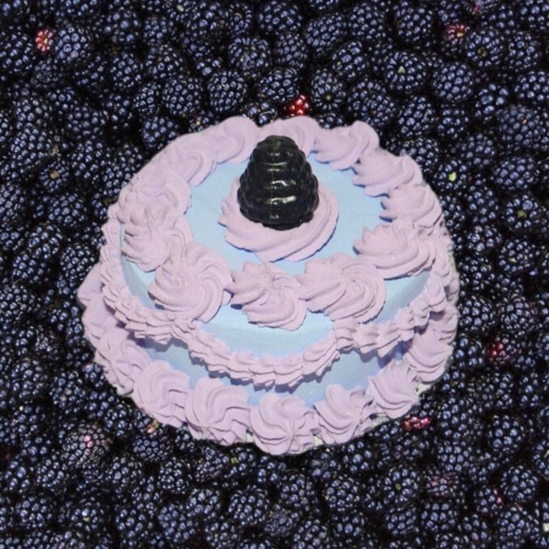 Vintage-style Blue and Purple Fake Cake With Blackberry Unique Wall ...