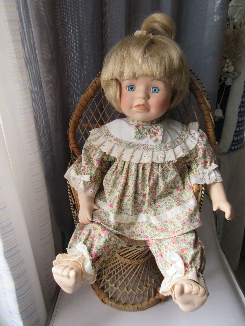 Vintage Promenade Collection 'ALICE' Porcelain Doll 13'' Collectible ...