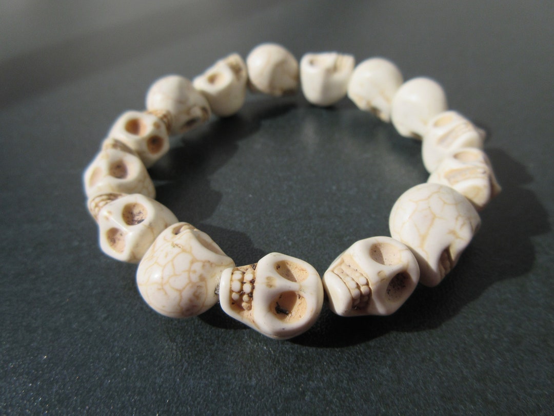 Good Luck Skull Charm Bracelet, Skull-shaped White Stone Bead Stretch ...