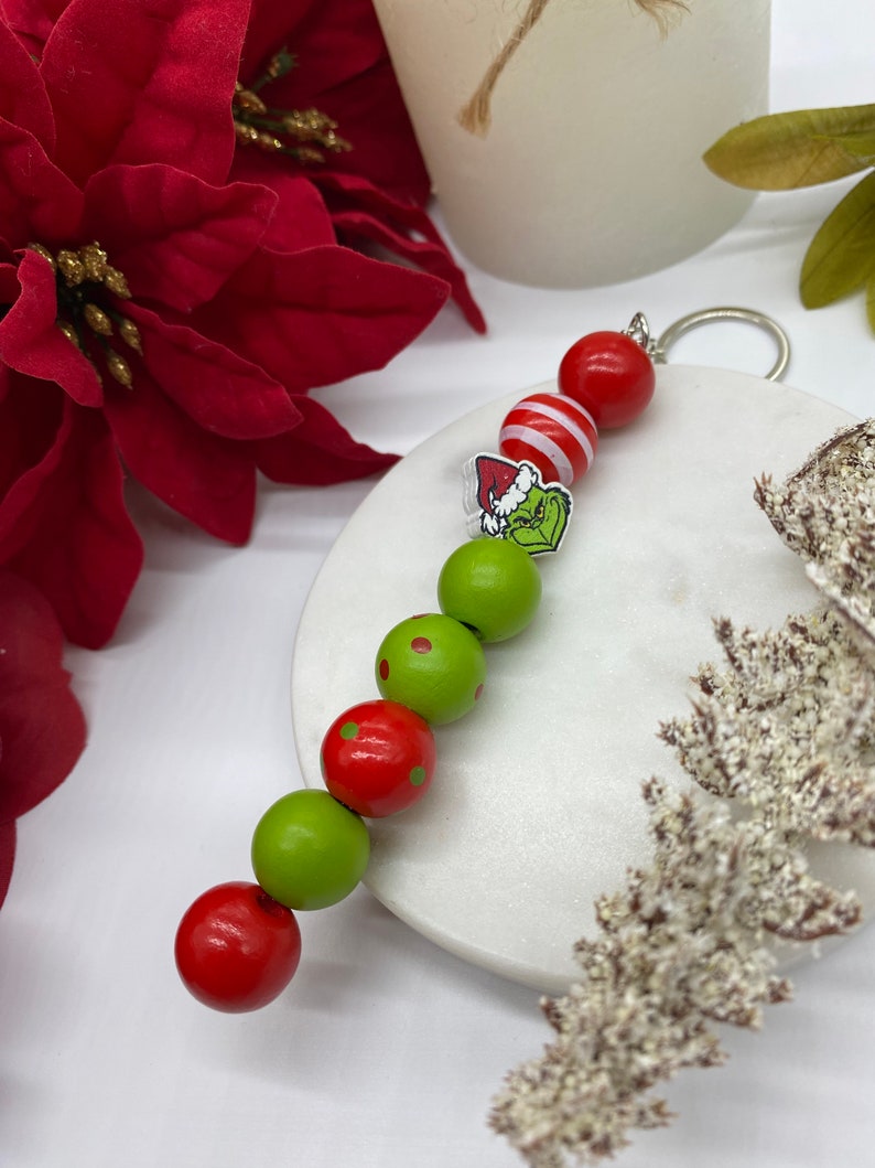 The Grinch Beaded Keychain - Etsy