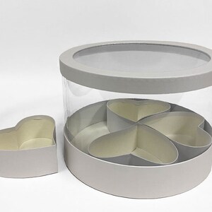 Clear Round Flower Box With 4 Hearts - Etsy