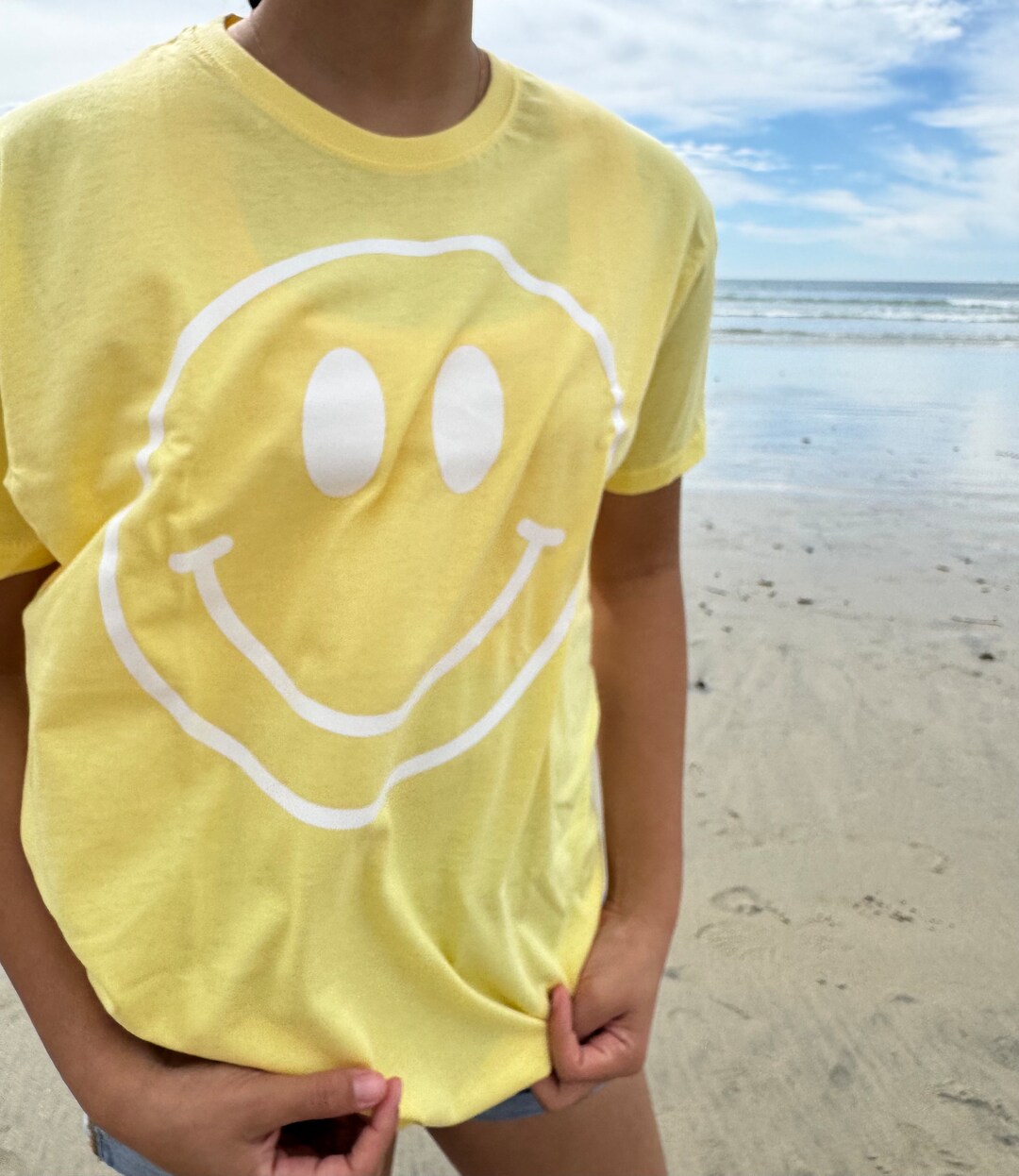 Smiley Face T-shirt! - Etsy