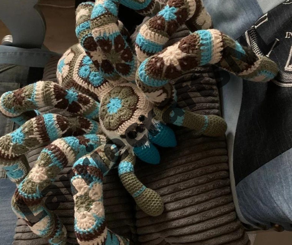 Pattern Crochet Giant Jumping Spider African Flower Pdf - Etsy