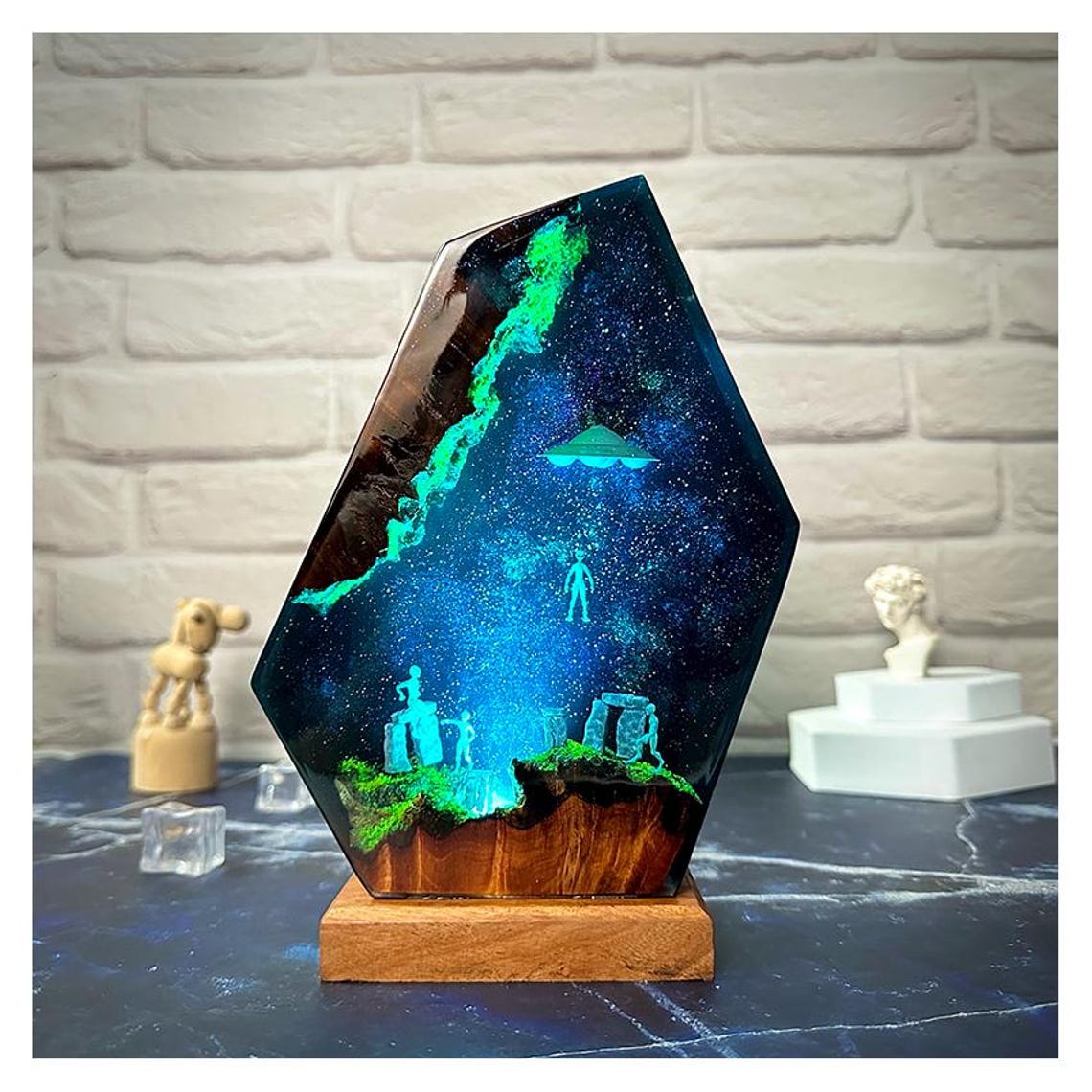 Aliens and Stonehenge Resin Lamp, Space Galaxy Resin Night Light, UFO ...