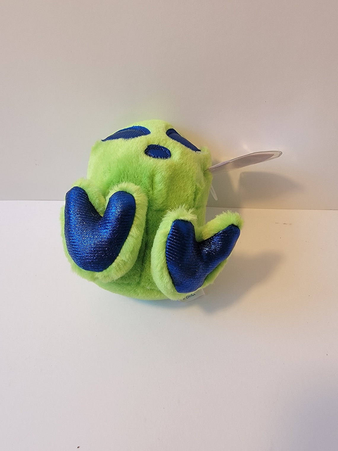 Vintage Puffkins Swibco Roswell Green Alien Bean Plush Blue Eyes New 4. ...