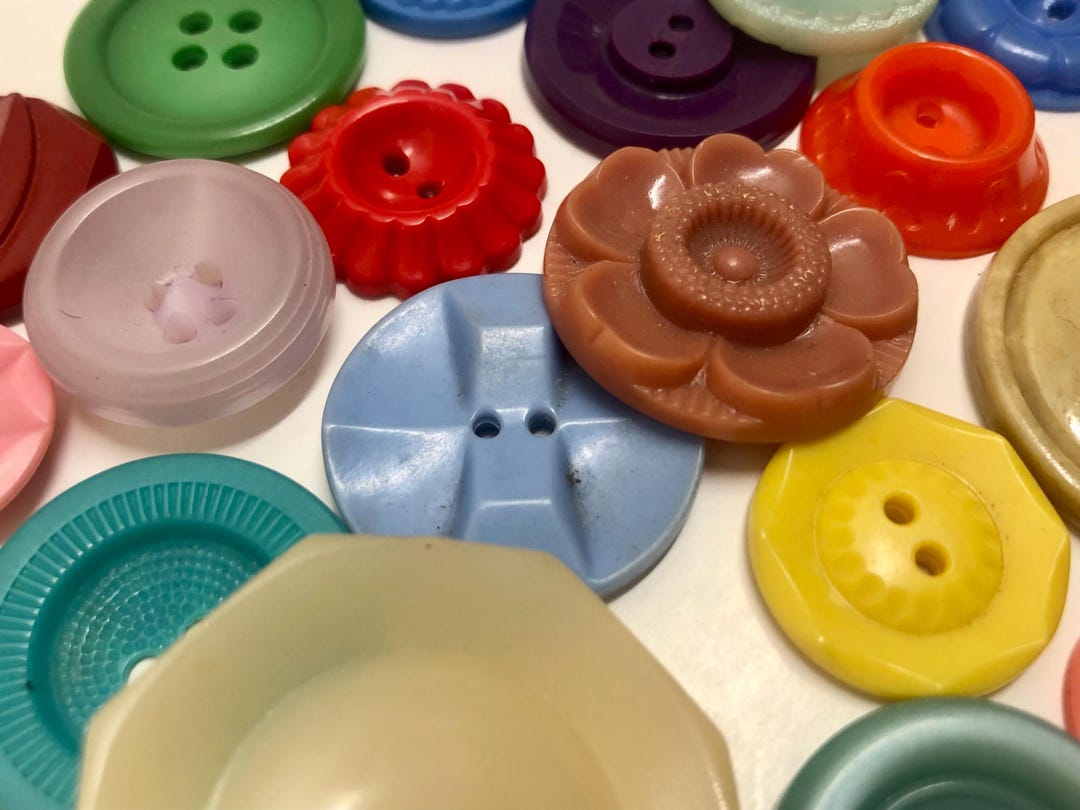 Pretty Sewing Buttons. Vintage. Colorful and Great for Crafts and ...