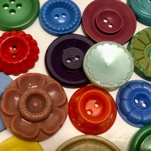 Pretty Sewing Buttons. Vintage. Colorful and Great for Crafts and ...