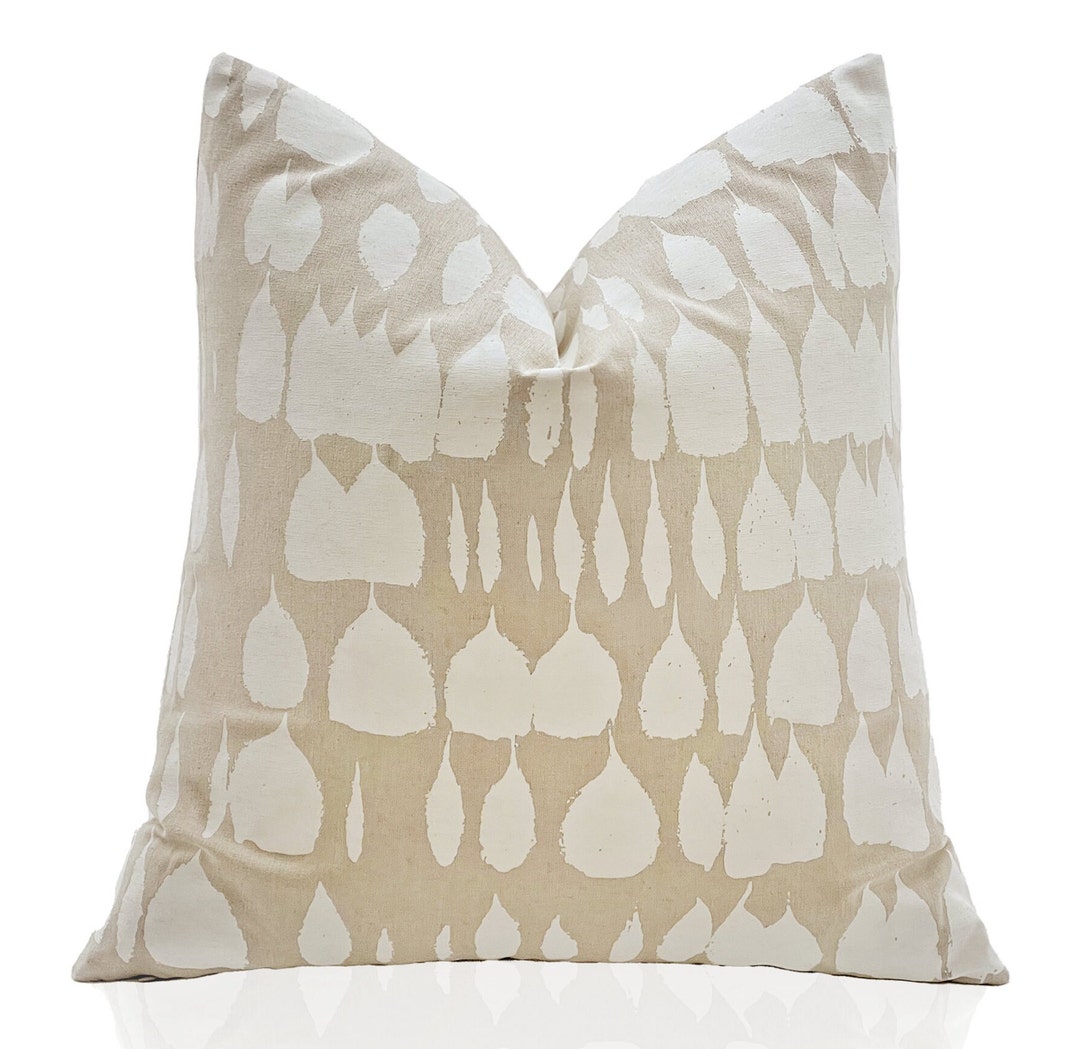 Schumacher Queen of Spain Pillow Cover in Natural and White, Designer ...