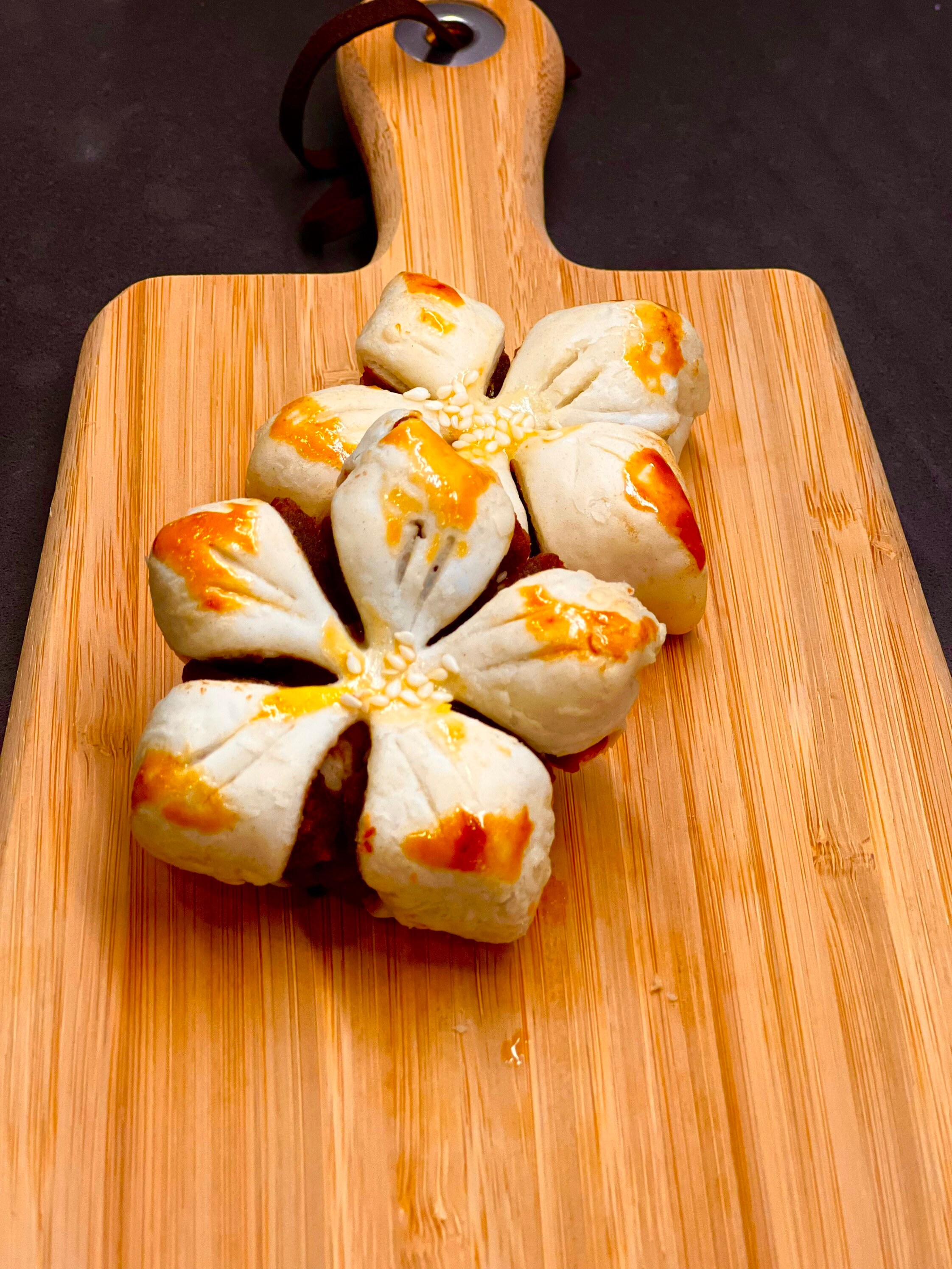 8pcs Imperial Court–inspired Dessert Flower-shaped Red Bean Puff Pastry ...