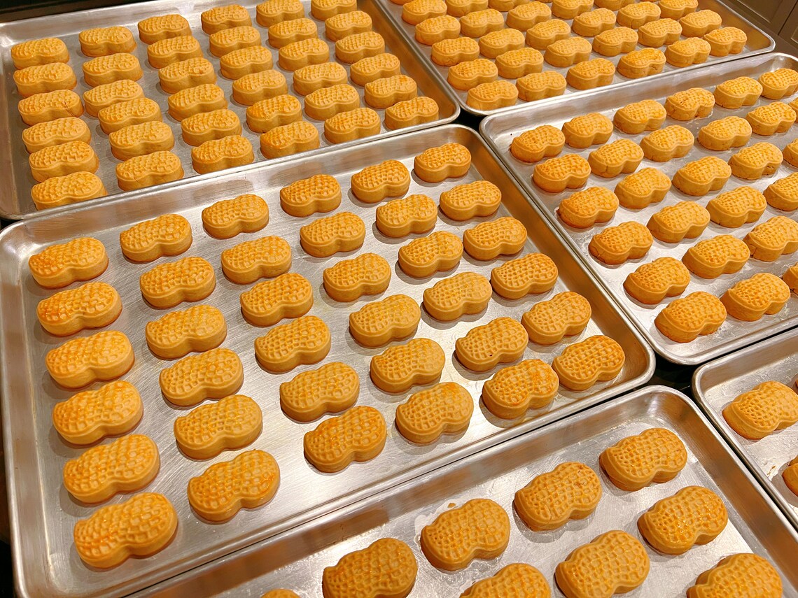 8pcs Fresh Made Hand Made Crisp Peanut-shaped Peanut Filling Puff Cake ...