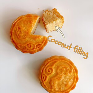 Fresh Made 500g Each Party Size Mooncake Oversize Family Size Best Gift ...