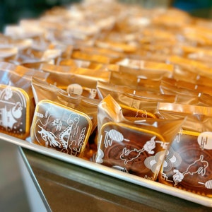 8pcs Fresh Made Lava Chocolate Mooncake Best Gift (over 35 Dollar Free ...