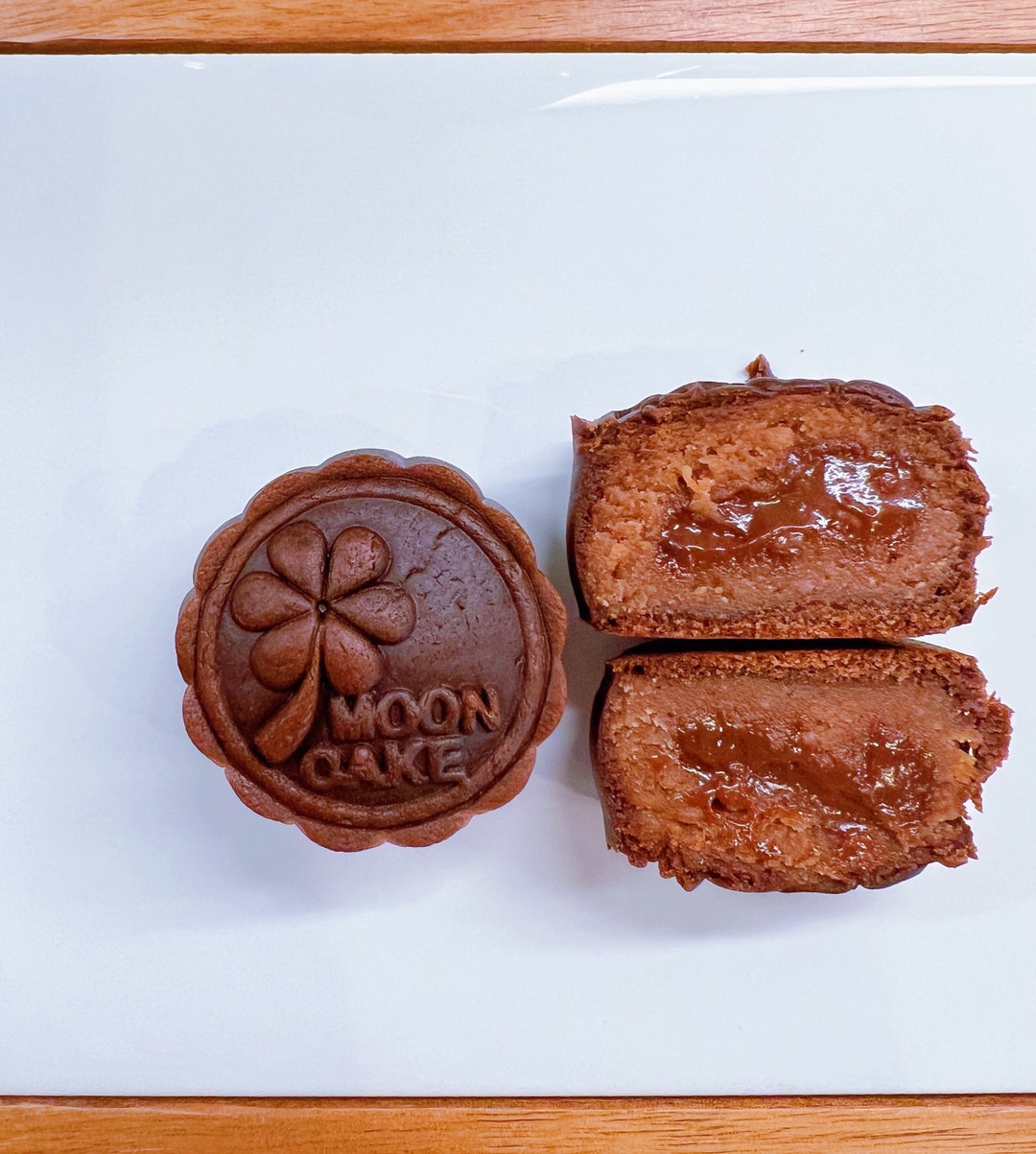 8pcs Fresh Made Lava Chocolate Mooncake Best Gift (over 35 Dollar Free ...