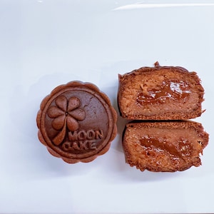 8pcs Fresh Made Lava Chocolate Mooncake Best Gift (over 35 Dollar Free ...