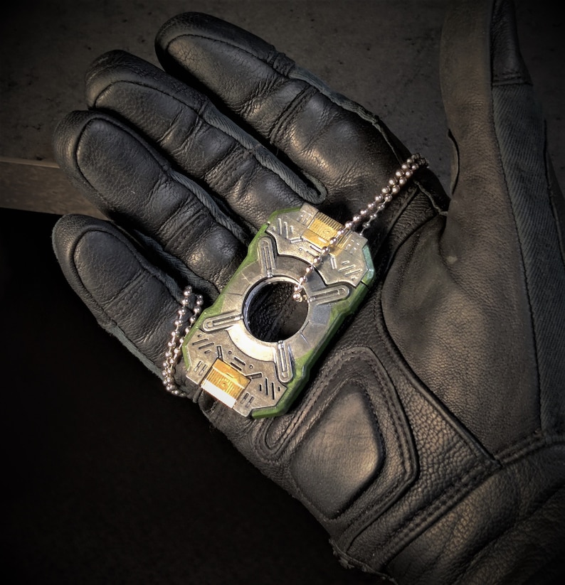 Hand-painted Halo Inspired AI Data Chip Light-up USB Drive - Etsy Canada