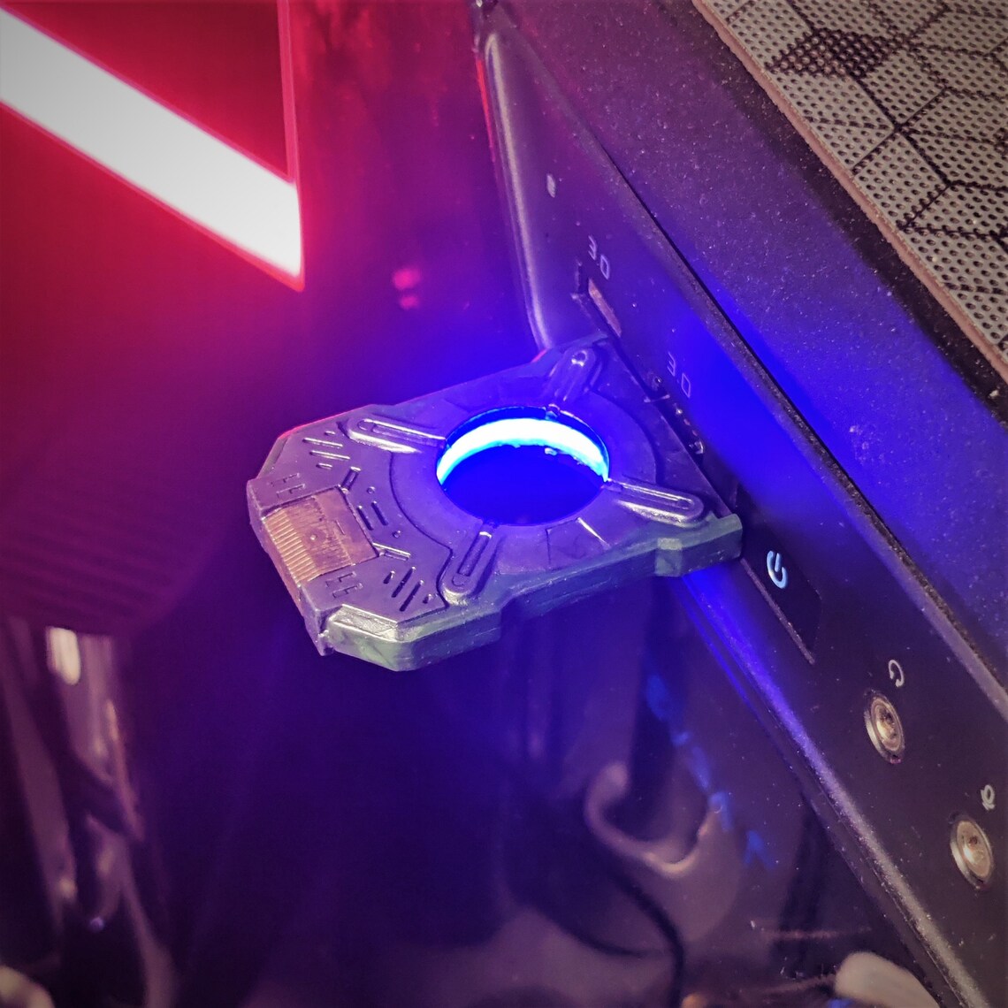 Hand-painted Halo Inspired AI Data Chip Light-up USB Drive - Etsy