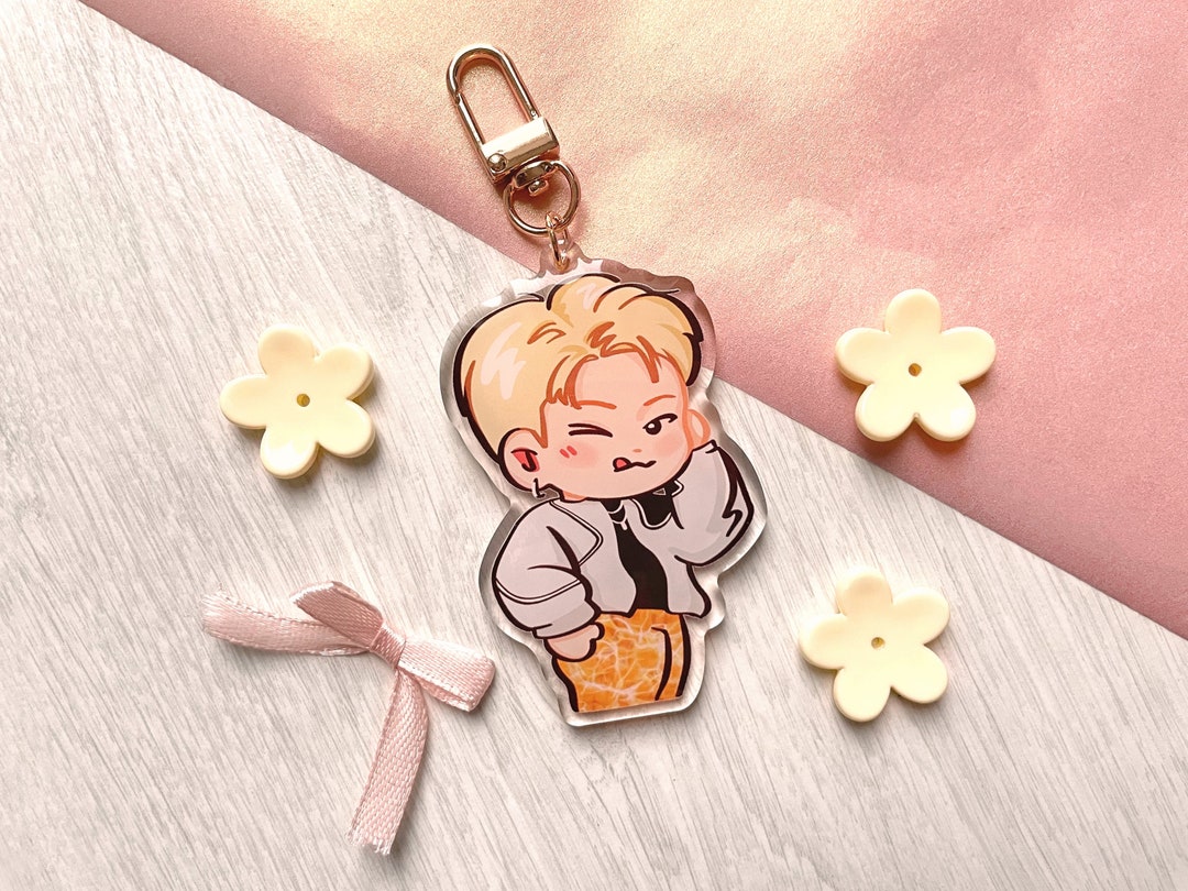 SEVENTEEN Hoshi / Kwon Soonyoung Cheers Acrylic Keychain kpop, Svt ...