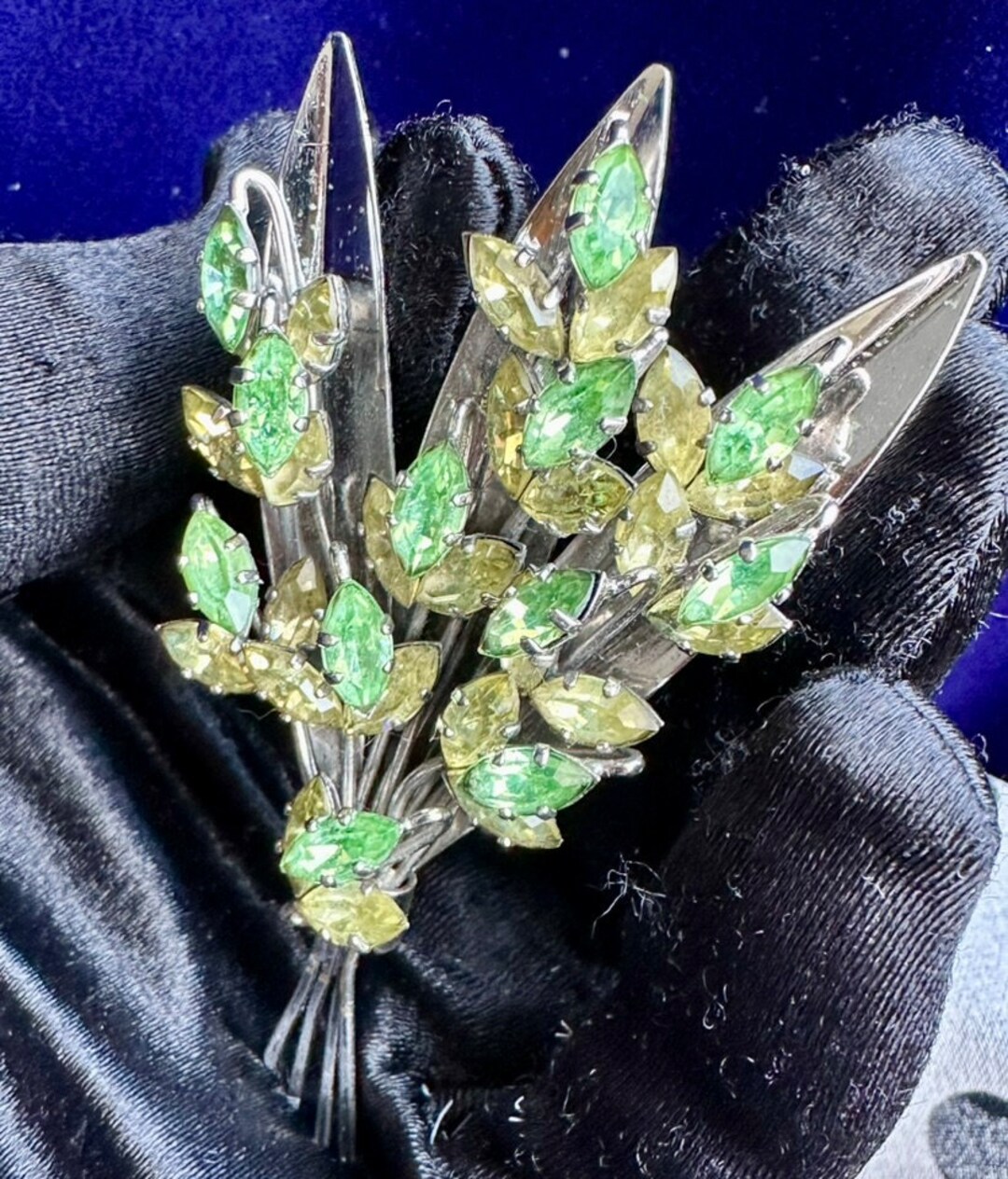 Rare and Dazzling, Vintage Donald Simpson, Uranium Green Glass & Yellow ...