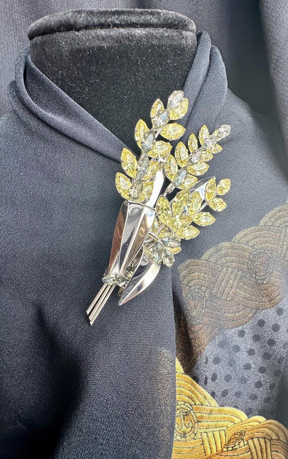 Rare and Dazzling, Vintage Donald Simpson/Jewel Crest… - Gem